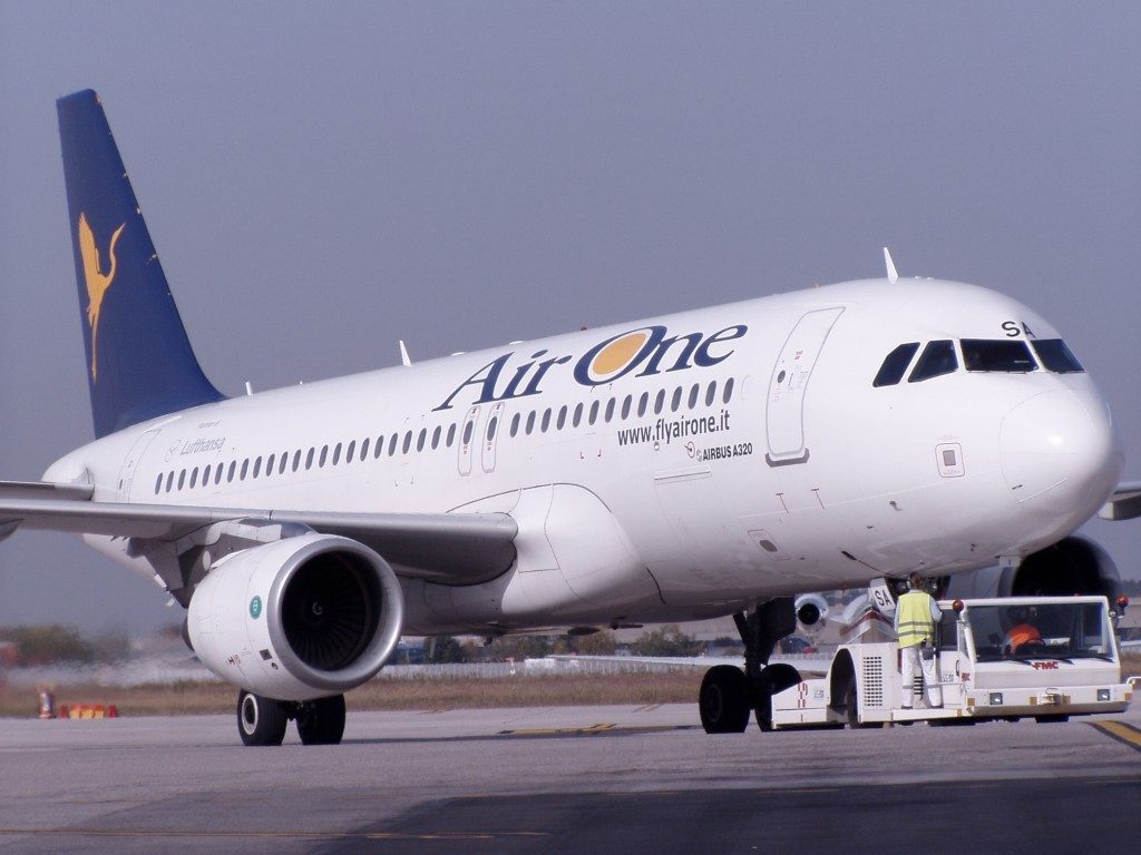 Nuove tratte per AirOne su Milano e Venezia - Viaggi Low Cost