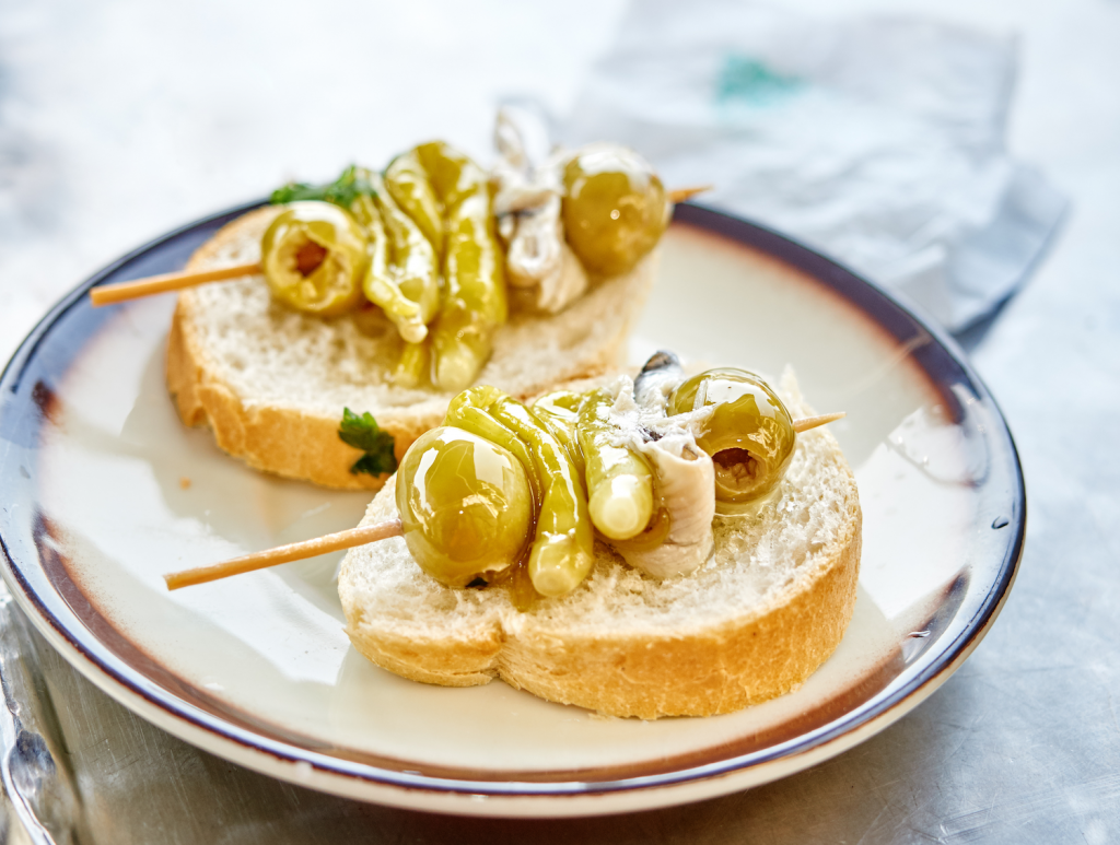 Spagna, mangiare pinchos a San Sebastian