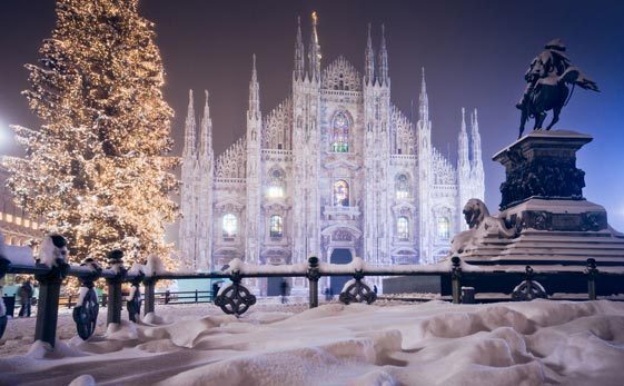 Natale a Milano, le tradizioni della città lombarda, gli alberi di ...