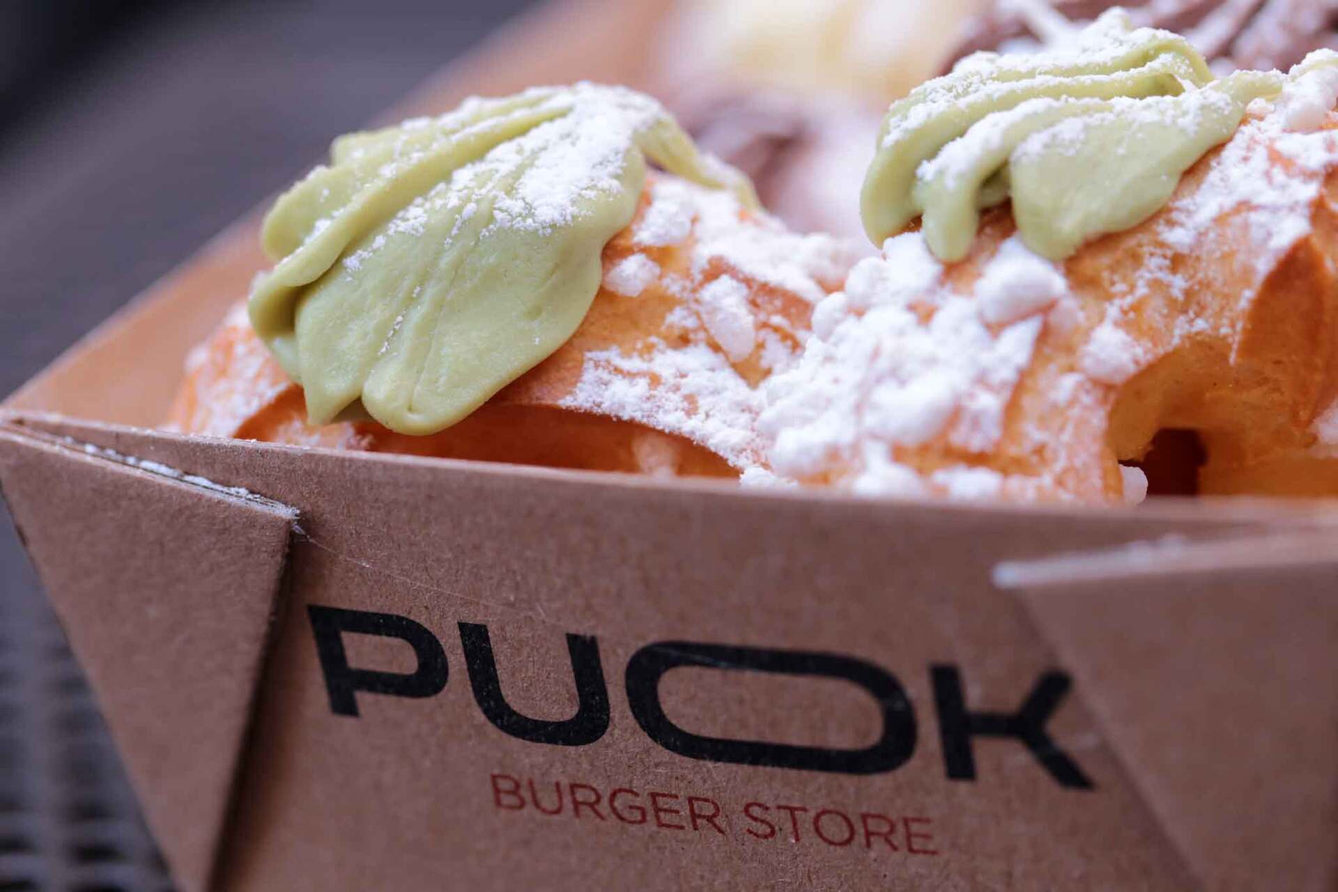 Puok Burger Store al Vomero, fast food americano a Napoli