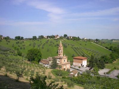 Ostra, cosa fare e dove dormire nelle Marche, tutte le feste
