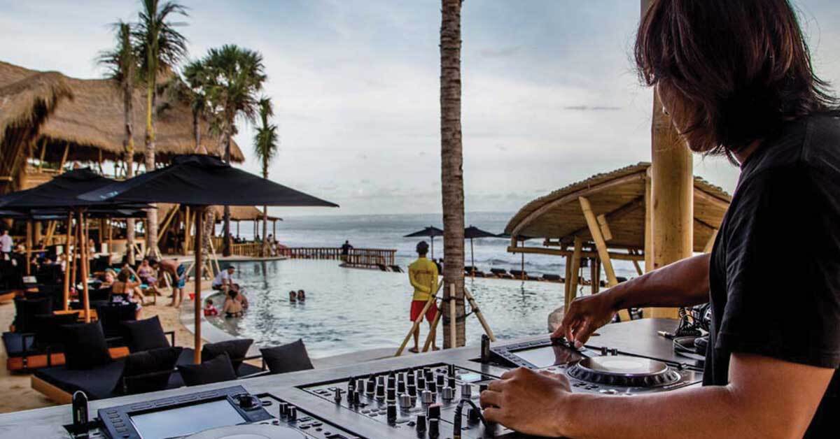 Bali, i migliori beach club dove bere un cocktail come i local