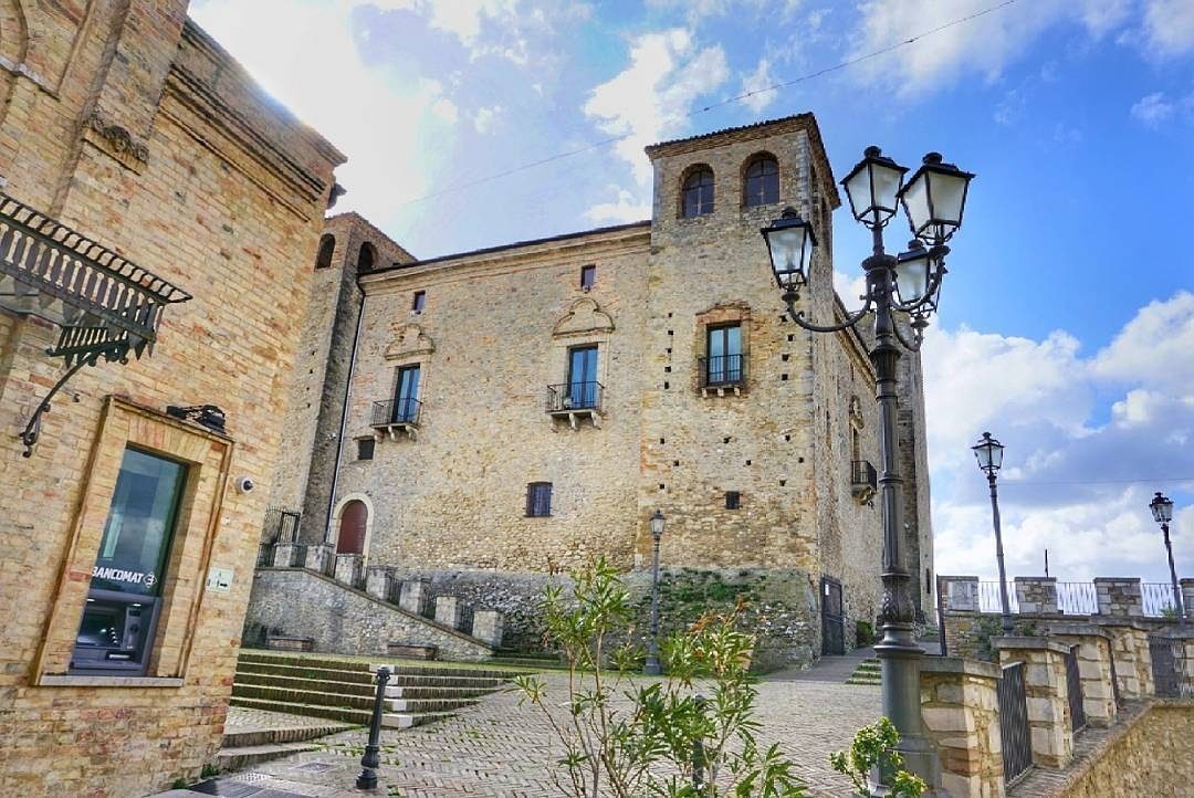 Viaggio in Abruzzo tra storia e natura: 5 castelli da non perdere
