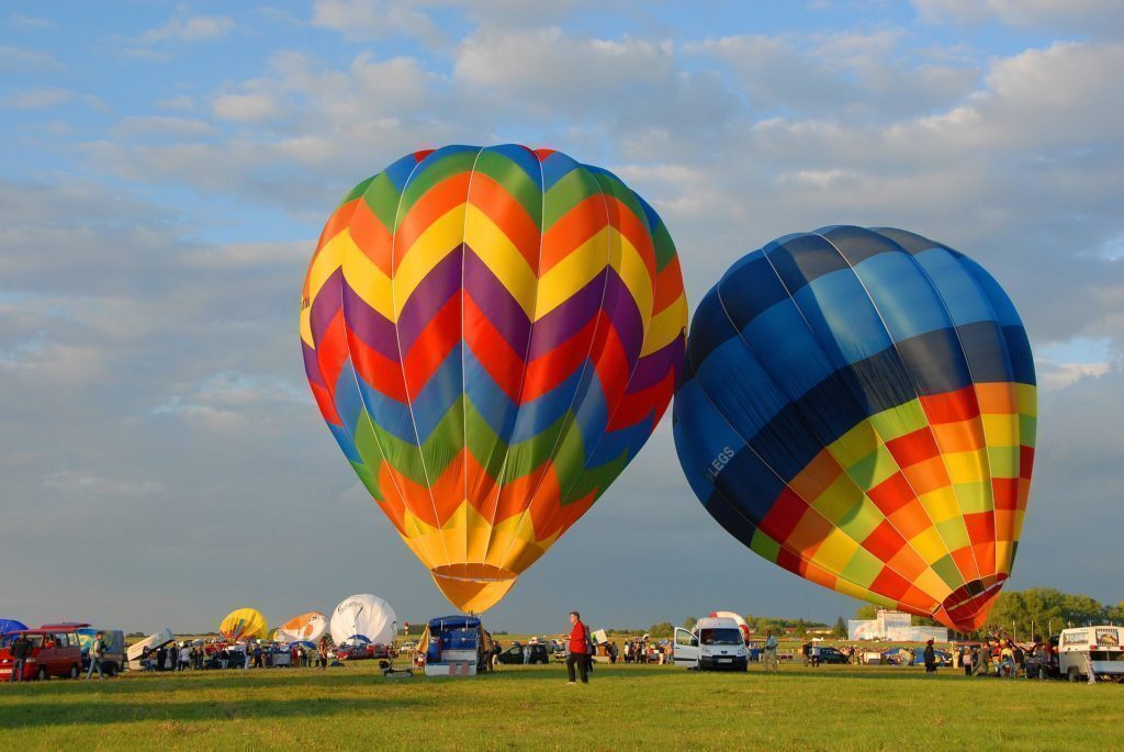 A bordo di una mongolfiera: 3 luoghi da esplorare in Italia