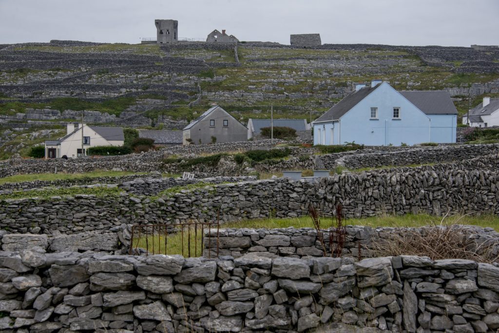 Isole Aran: viaggio tra antiche tradizioni irlandesi e vita locale