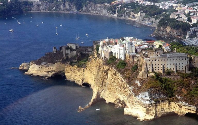 Soggiorno nell'Isola di Procida: idee e consigli low cost